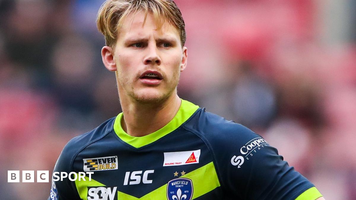 Jacob Miller: Wakefield Trinity half-back extends contract - BBC Sport