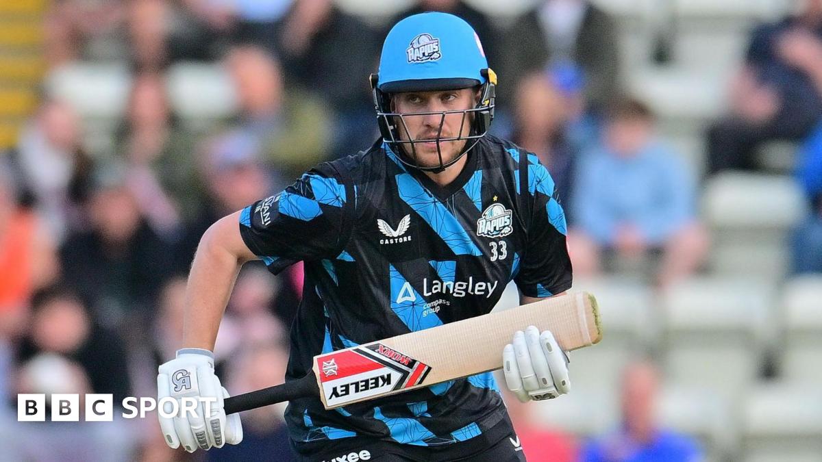 Worcestershire: Josh Cobb exits after one season - BBC Sport