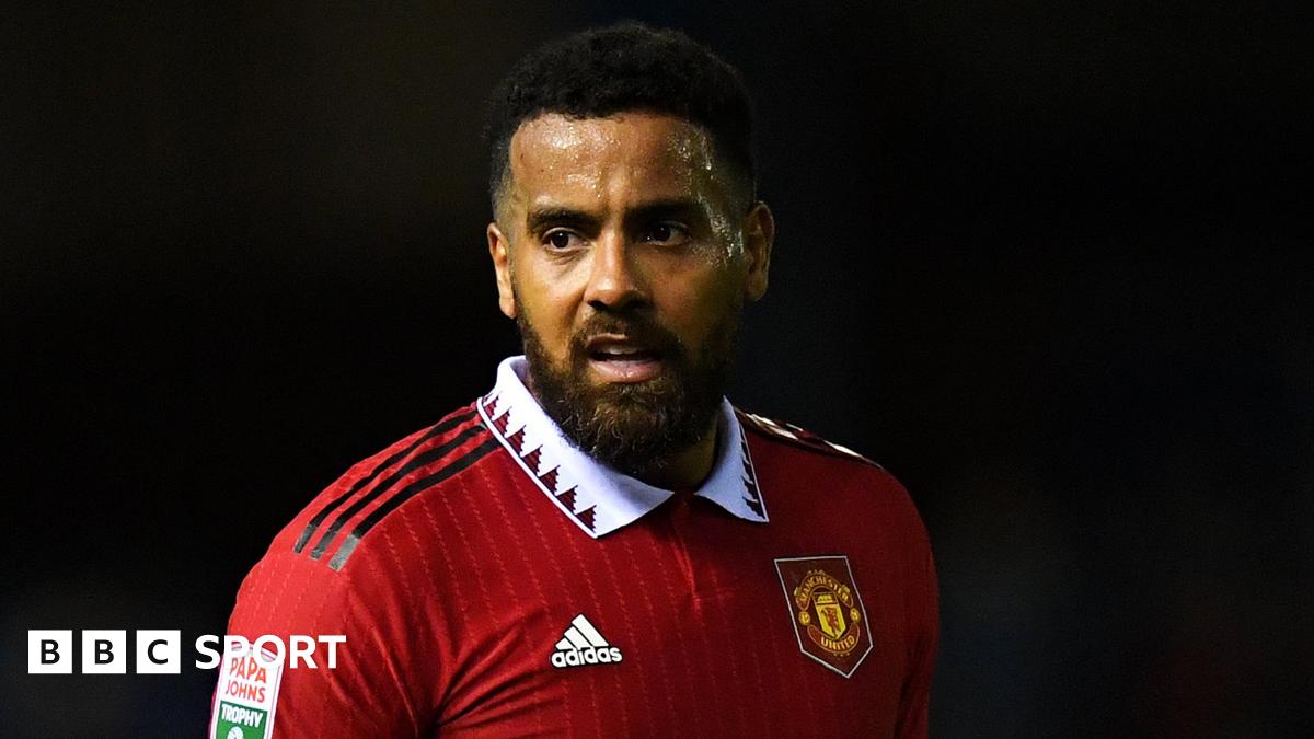 Papa Johns Trophy: Tom Huddlestone helps Man Utd Under-21s reach last ...