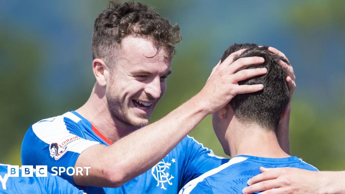 Rangers: Andy Halliday & Jason Holt sign new Ibrox deals - BBC Sport