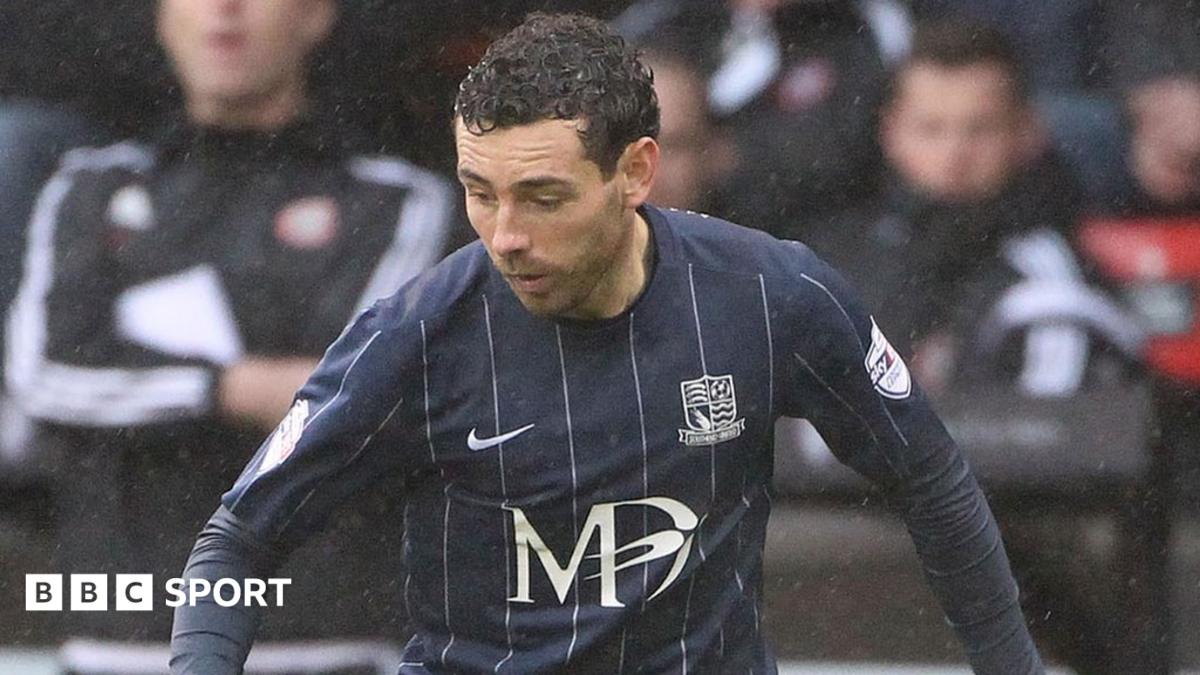 David Worrall: Millwall sign winger following Southend exit - BBC Sport