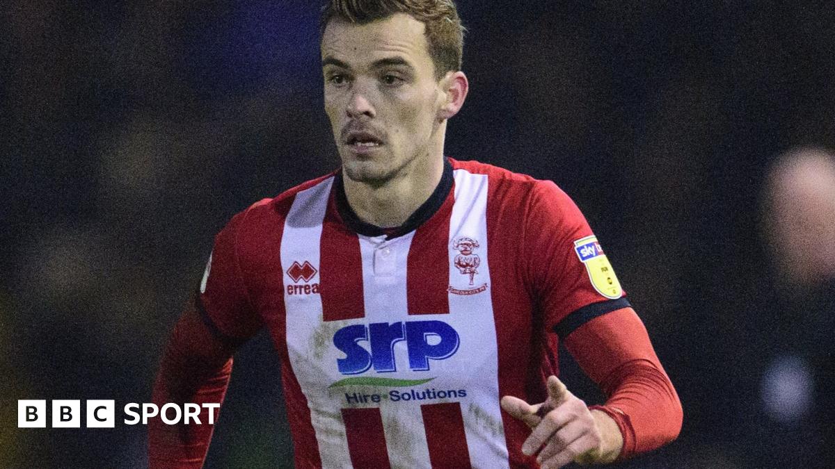 Harry Toffolo: Huddersfield Town sign Lincoln City defender - BBC Sport