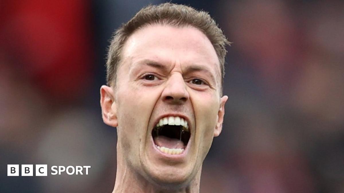 Jonny Evans: NI defender returns to Man Utd on short-term contract - BBC Sport