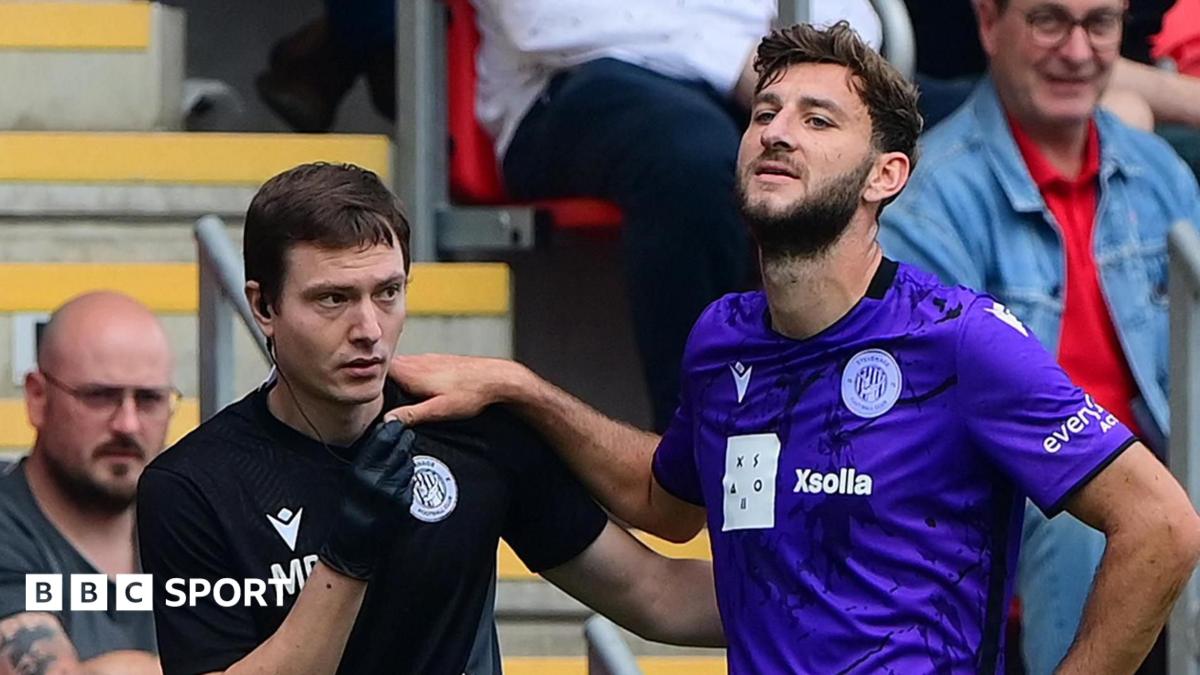 Charlie Goode: Stevenage defender suffers broken leg - BBC Sport