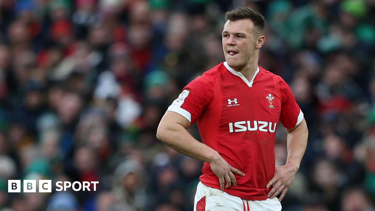 Jarrod Evans: Cardiff and Wales fly-half may depart over financial stalemate - BBC Sport