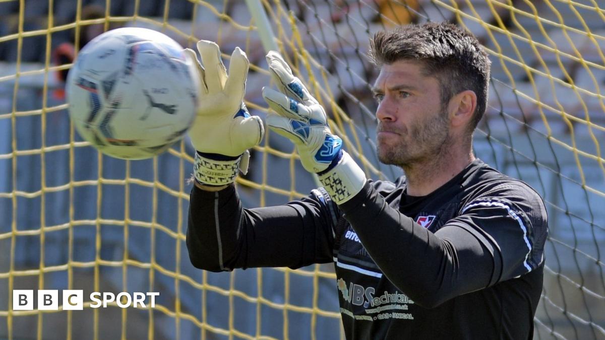 Scott Flinders: Mansfield Town sign goalkeeper following Cheltenham ...