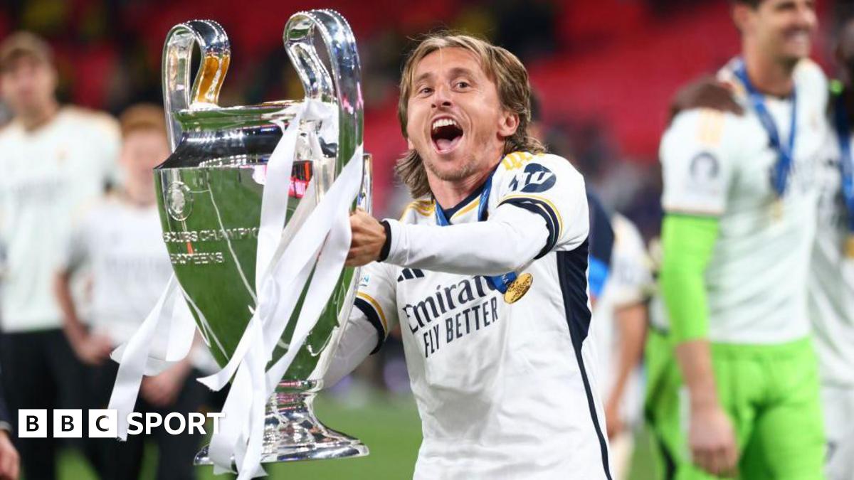 Luka Modric: Croatia midfielder signs one-year extension with Real ...