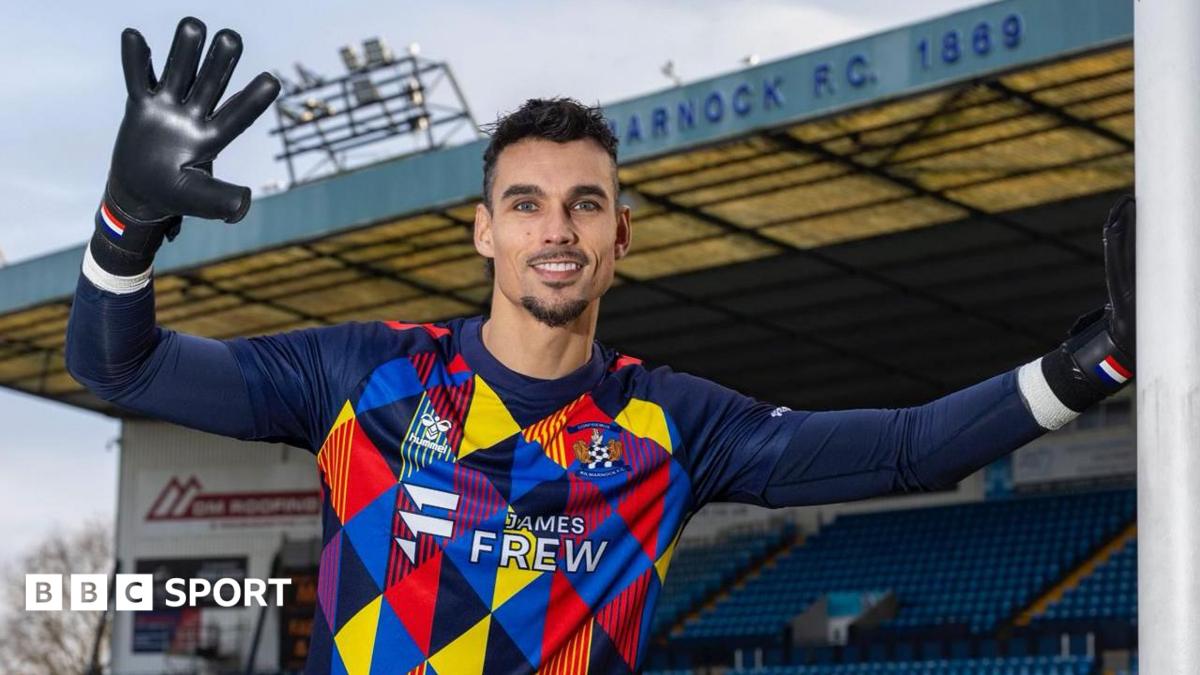 Kelle Roos: Notts County goalkeeper joins Kilmarnock on loan - BBC Sport