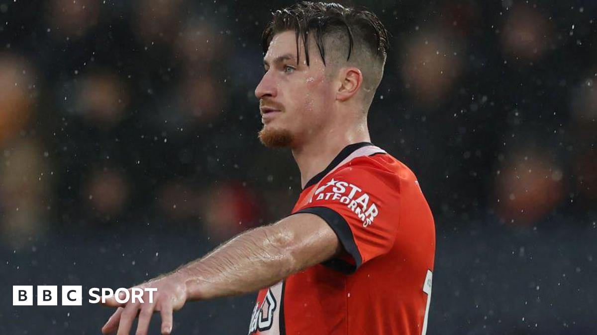 Luton Town: Defender Reece Burke suffers injury setback - BBC Sport