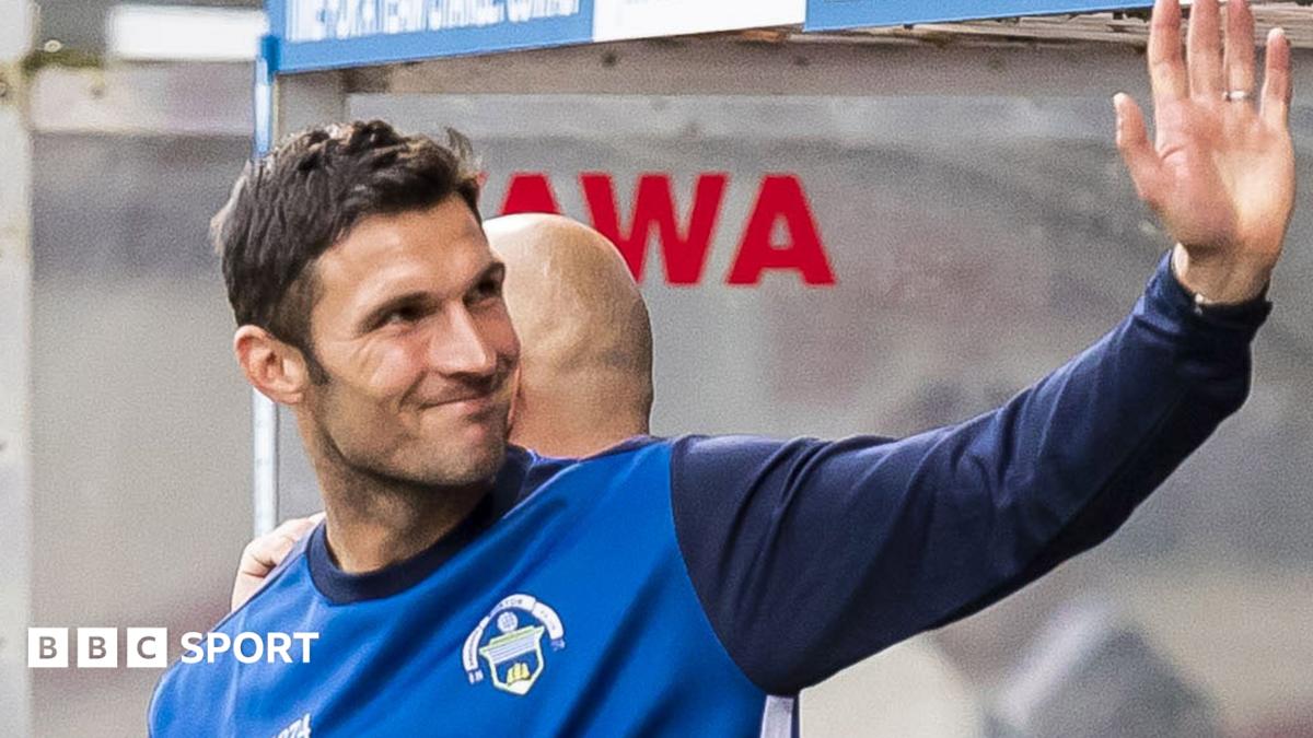 John Sutton: Striker ends retirement to play for Greenock Morton - BBC ...