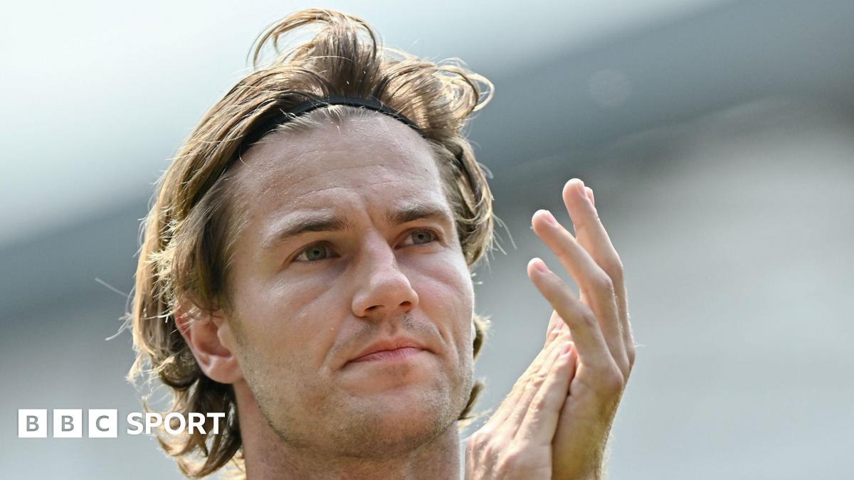 Joachim Andersen: Fulham set to sign Crystal Palace defender - BBC Sport