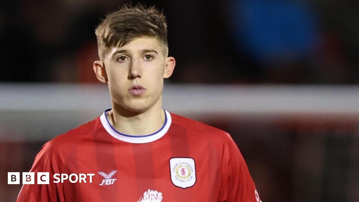 Josh Austerfield: Salford City sign Huddersfield Town midfielder - BBC ...