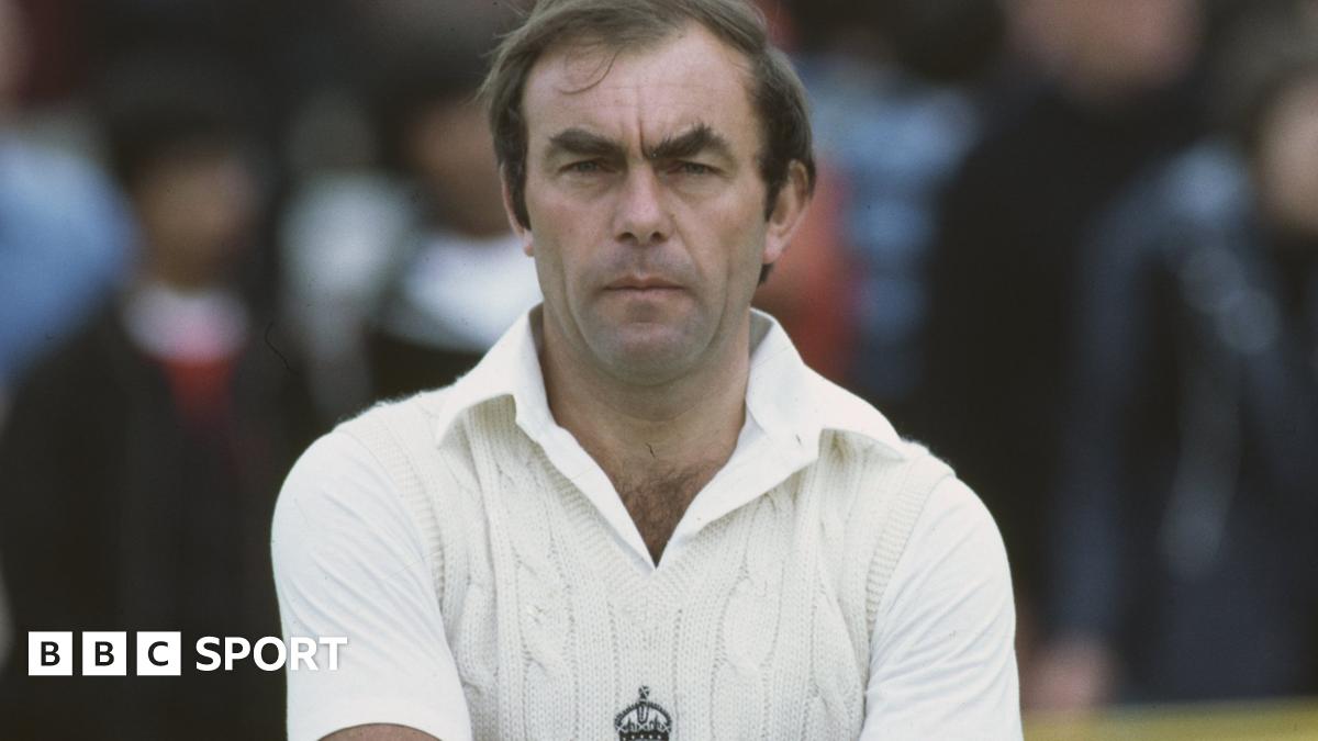 John Edrich: Former England batsman dies aged 83 - BBC Sport