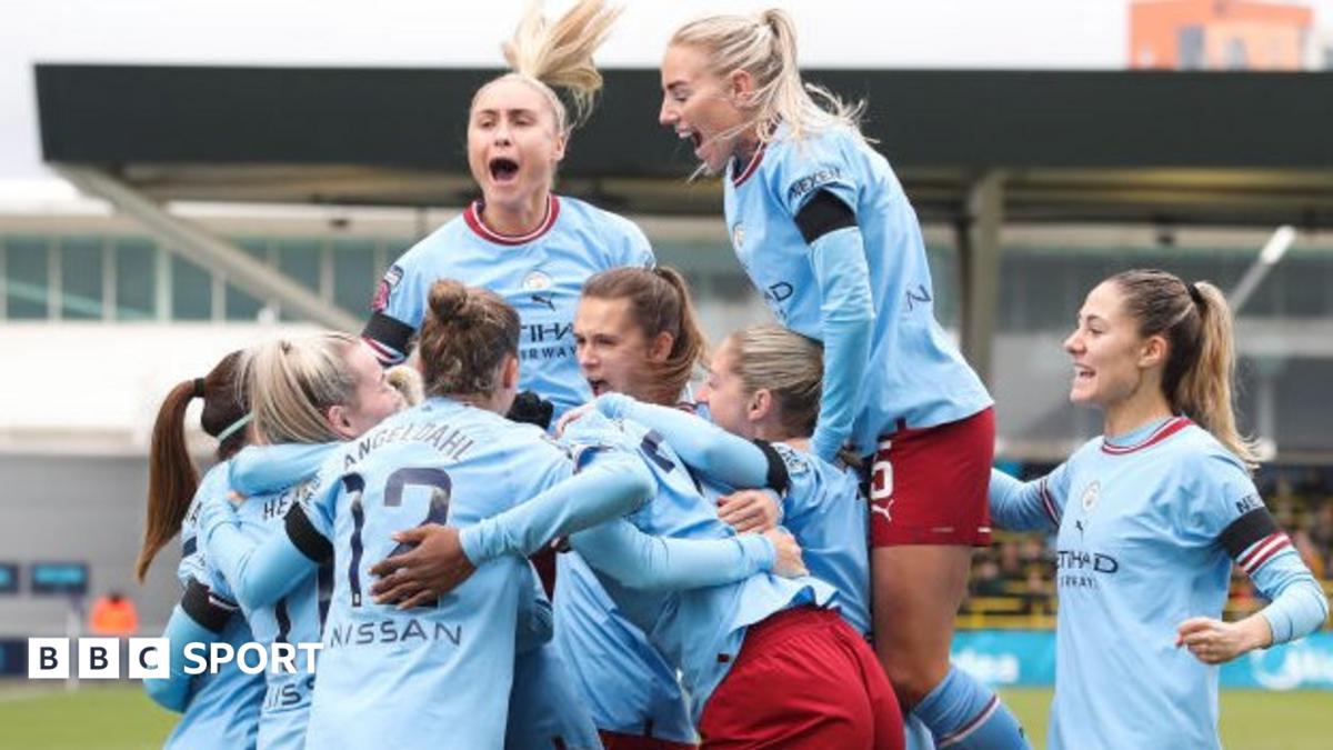 Manchester City in WSL title race after Lauren Hemp & Chloe Kelly goals ...