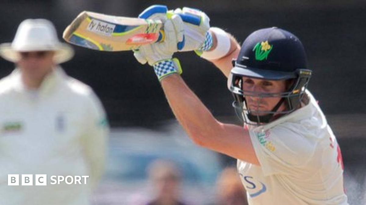 Mark Wallace: Glamorgan skipper still hopes to secure draw v Kent - BBC ...
