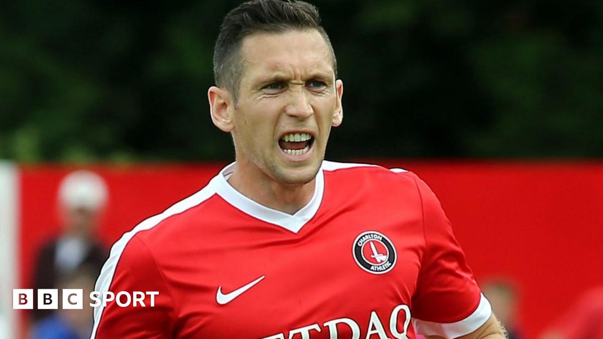 Andrew Crofts: Charlton Athletic sign ex-Brighton midfielder - BBC Sport