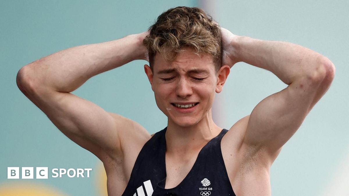 Olympic climbing: Toby Roberts wins climbing gold for Team GB - BBC Sport
