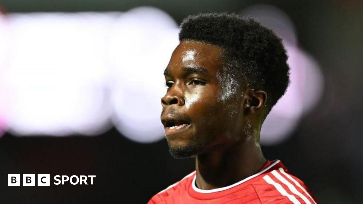 Midfielder Kelly N'Mai signs two-year deal at Salford City - BBC Sport