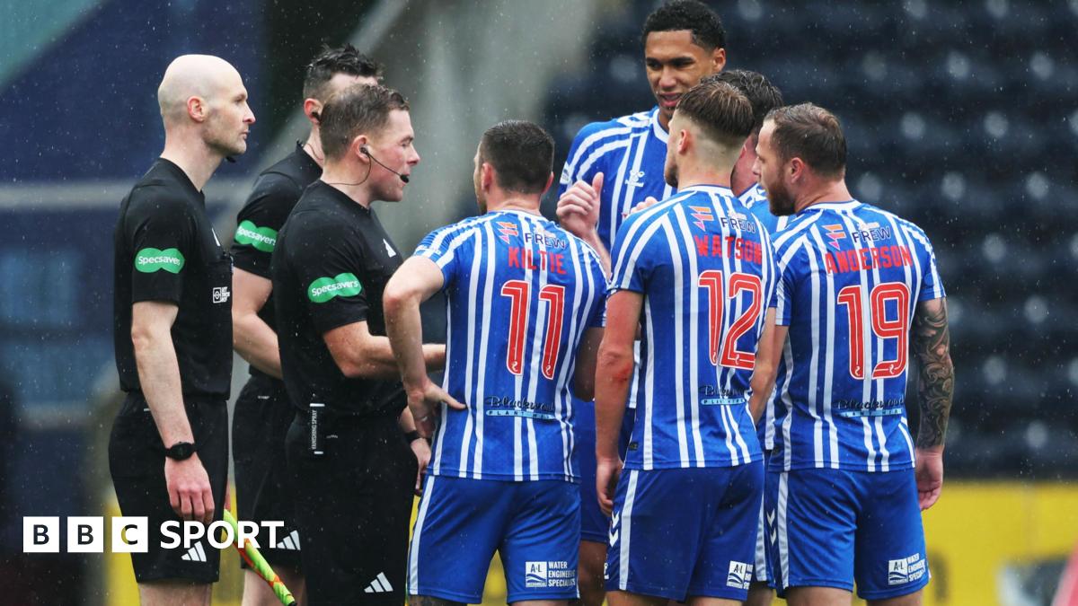 Kilmarnock boss Stuart Kettlewell calls for penalty decision ...