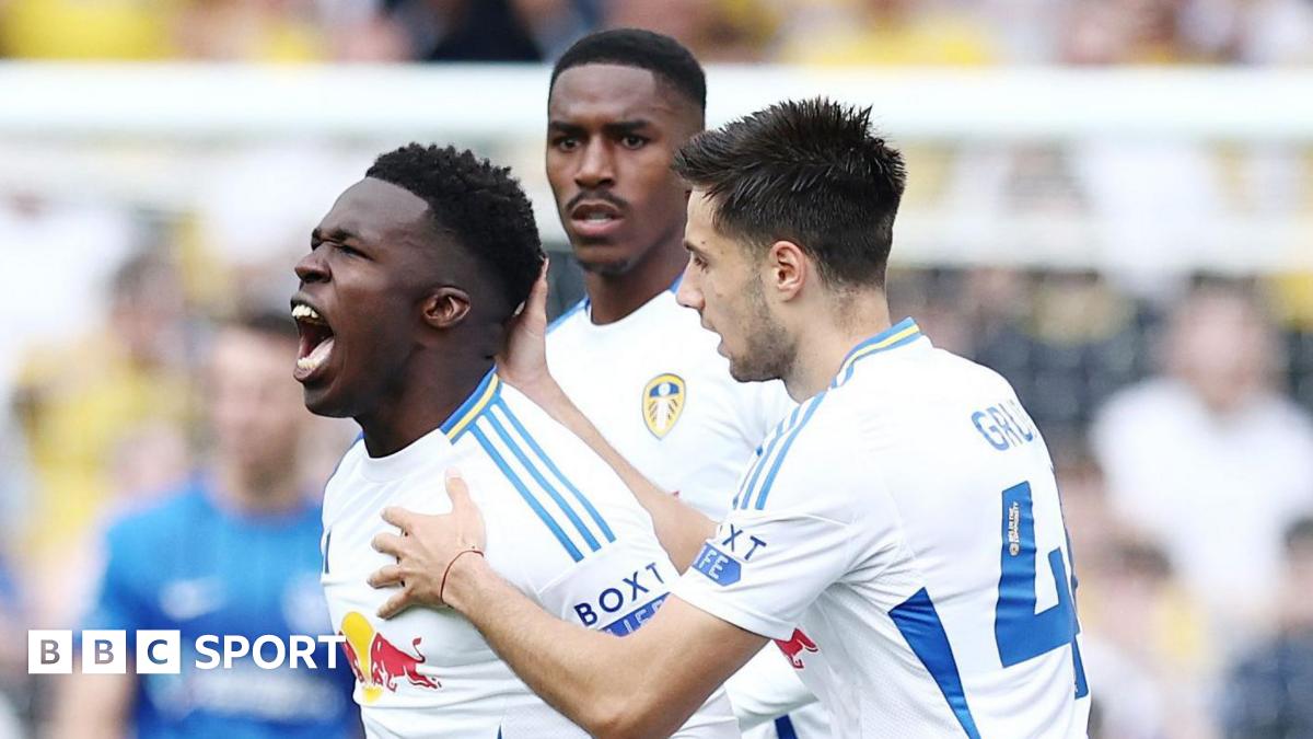Willy Gnonto: Leeds United forward signs new deal to 2028 - BBC Sport