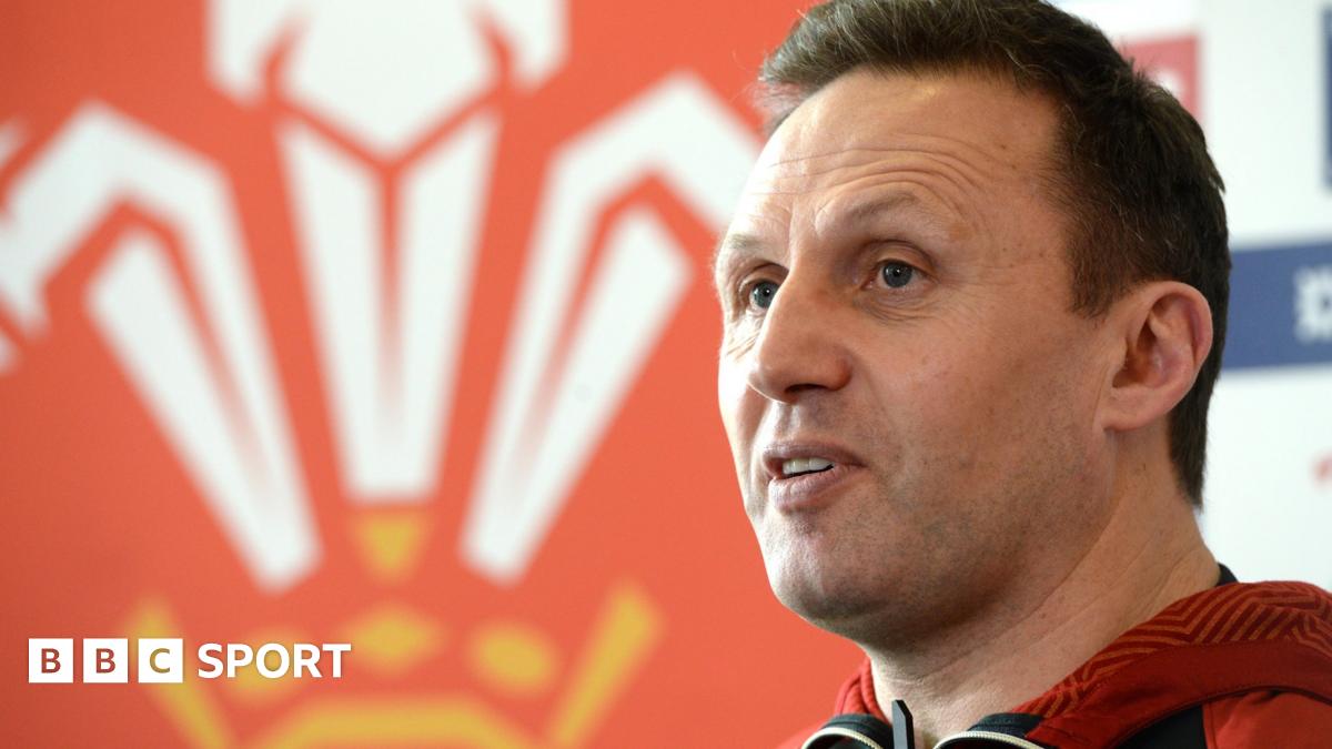Jason Strange: Wales U20 coach set for Canada secondment - BBC Sport