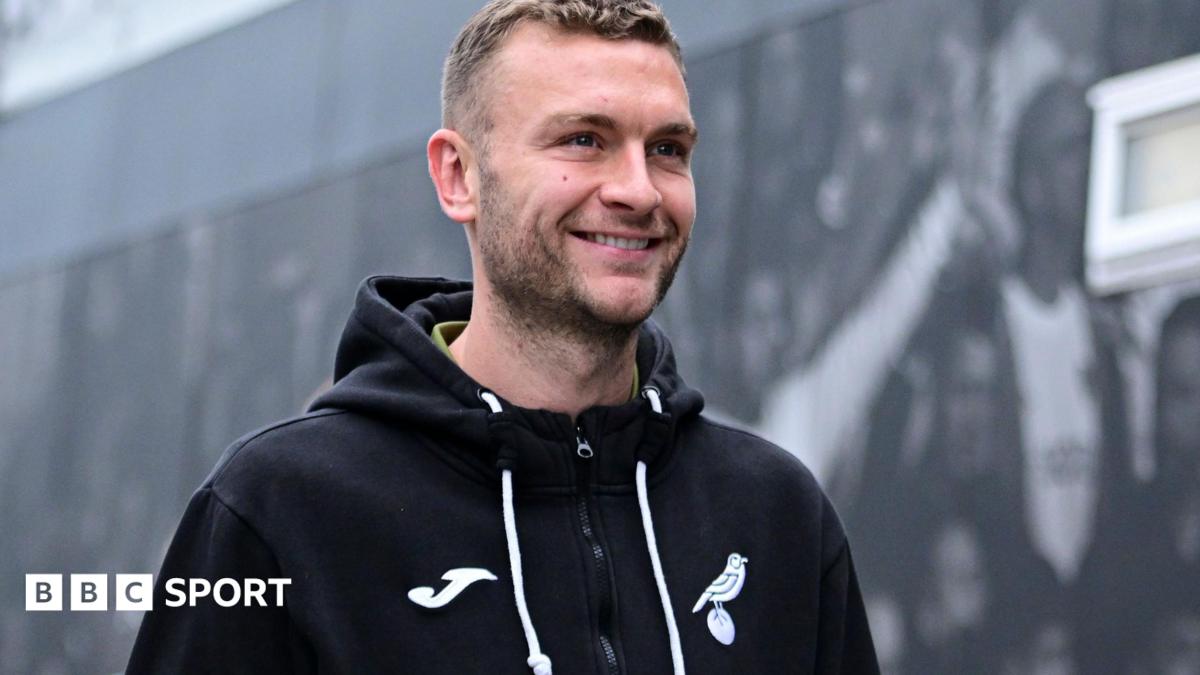 Ben Gibson: Stoke City sign Norwich defender on three-year deal - BBC Sport