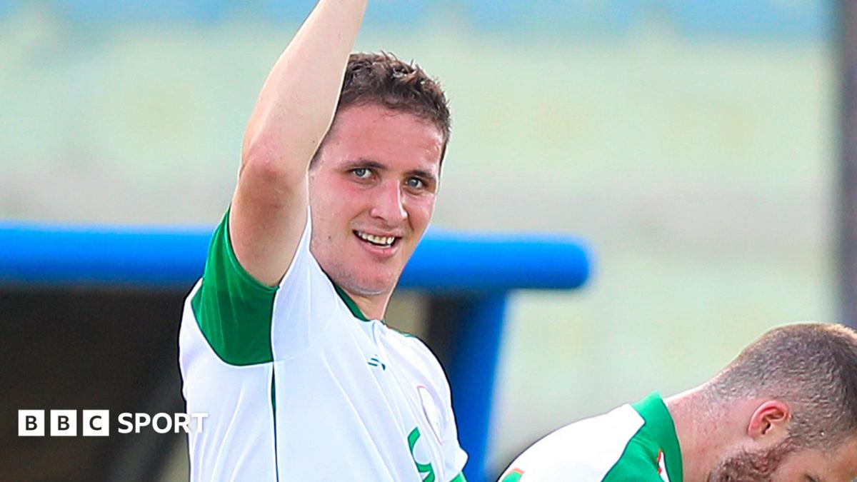 Ireland reach last eight with 1-1 draw against Uruguay - BBC Sport