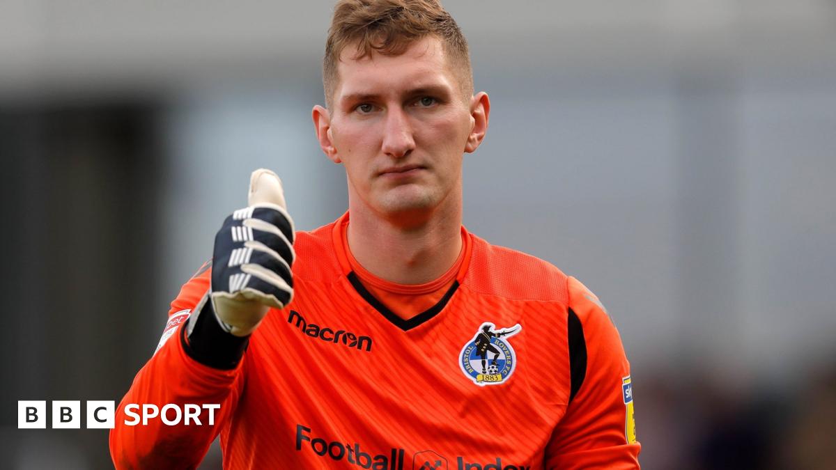 Jack Bonham: Gillingham sign goalkeeper on two-year deal - BBC Sport