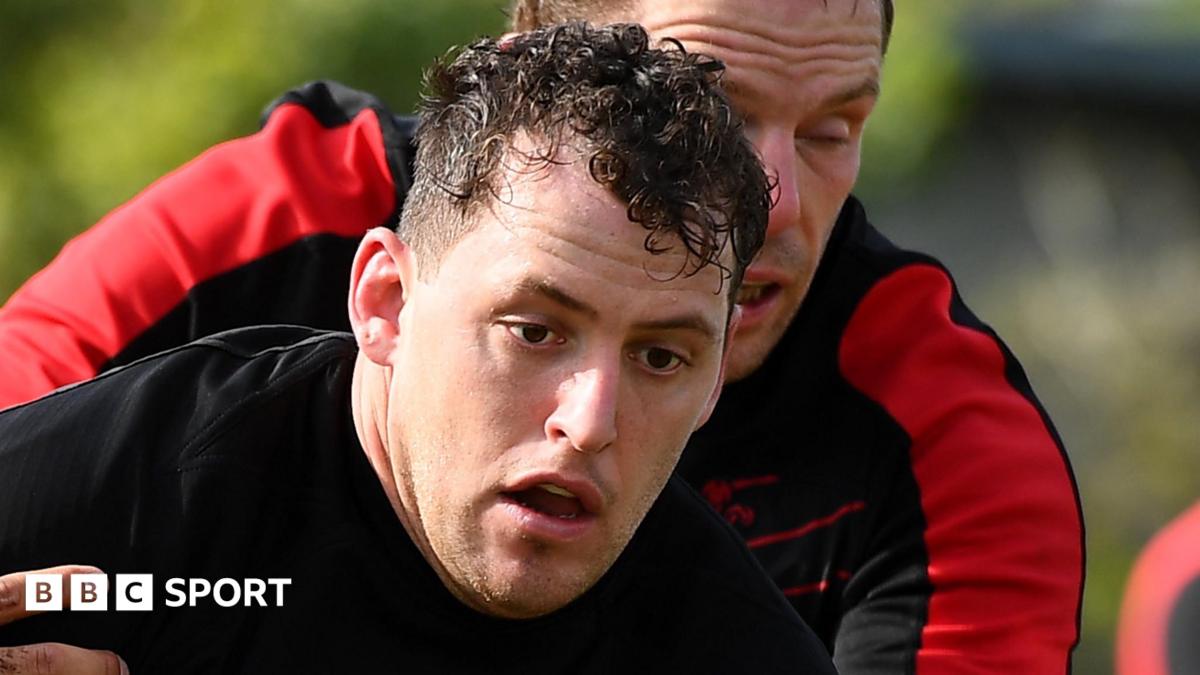 Ryan Elias: Wales hooker looking forward to internal rivalry - BBC Sport