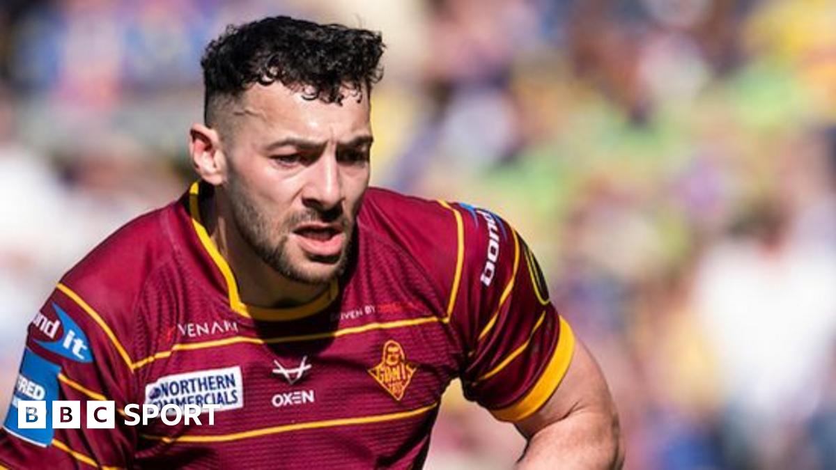 Super League: Huddersfield Giants 16-8 Salford Red Devils - Jake Connor ...