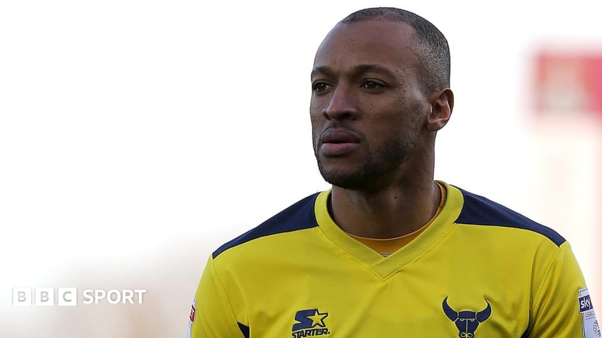 Wes Thomas: Grimsby Town sign ex-Oxford United striker on one-year deal ...