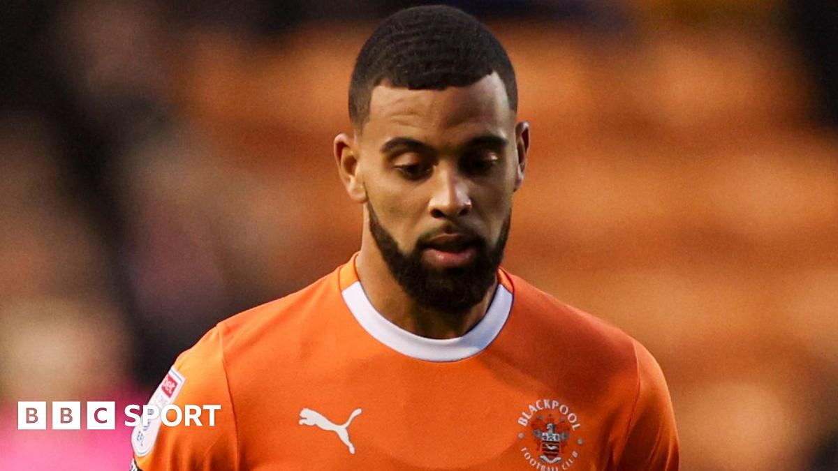 Blackpool winger CJ Hamilton extends contract to 2026 - BBC Sport