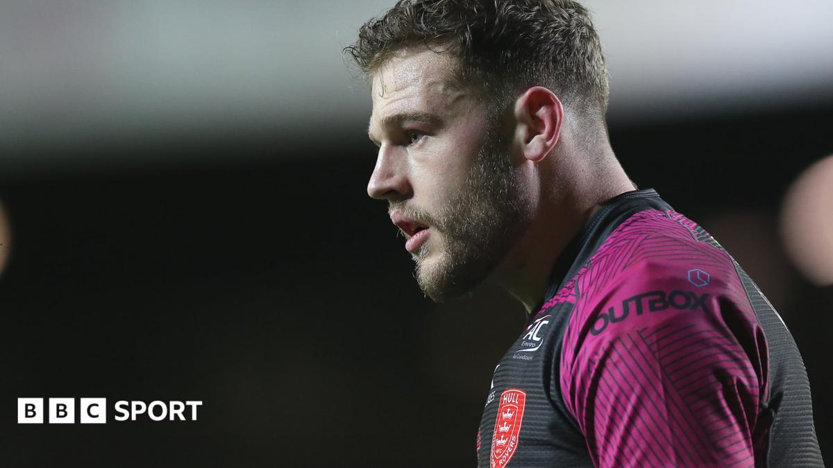 Thomas Minns: Hull KR centre out after foot surgery - BBC Sport