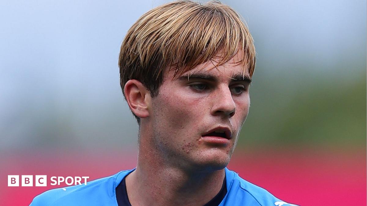 Nathan Lowe: Loan striker marks belated Wycombe debut with goal - BBC Sport