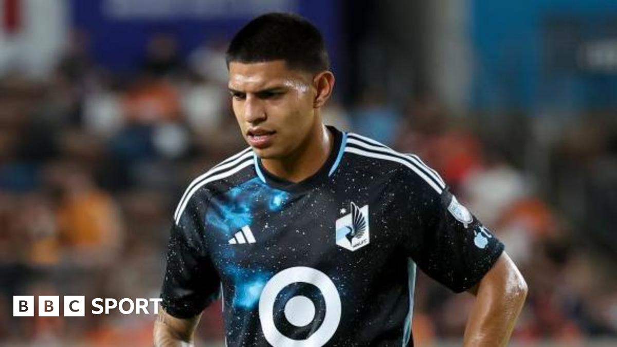 Alejandro Bran: Burton sign Minnesota midfielder on loan - BBC Sport