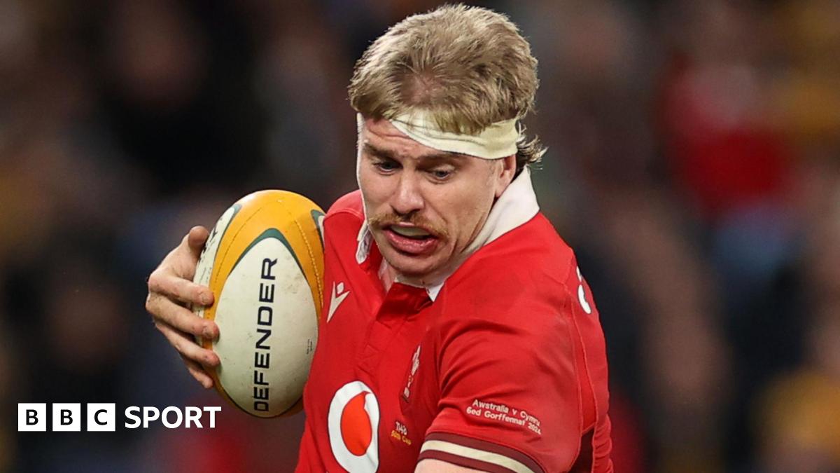 Aaron Wainwright: Wales and Dragons number eight wins player-of-the ...