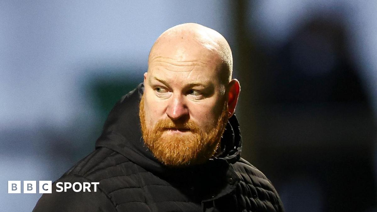 Andy Whing: Barrow sack head coach - BBC Sport