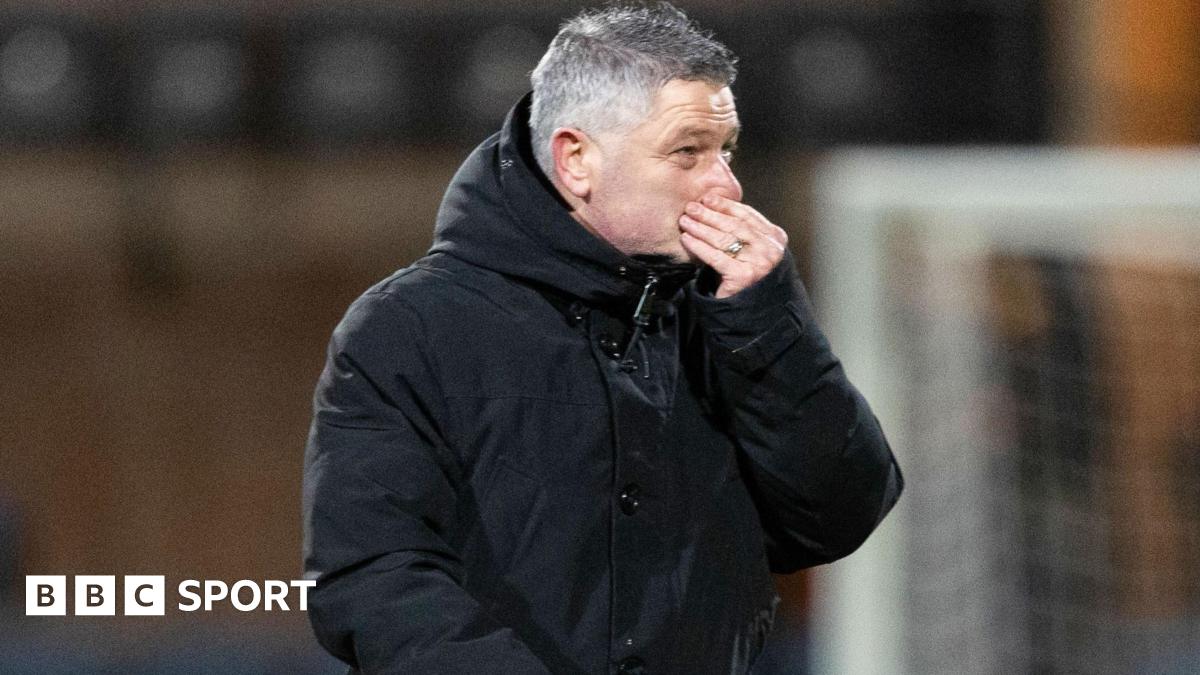 Dundee's Tony Docherty - Manager in spotlight on Sunday - BBC Sport