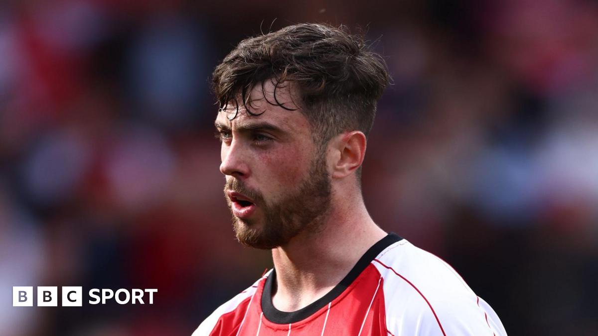 Huddersfield Town sign defenders Sean Roughan and Joe Low - BBC Sport