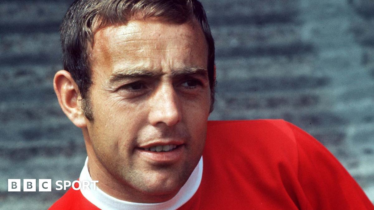 Ian St John: Former Liverpool & Scotland forward dies at age 82 - BBC Sport