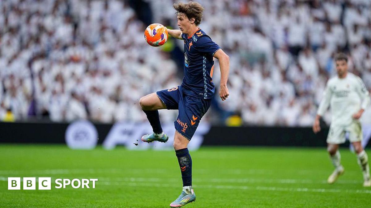 Wolves news: Who is new signing Fer Lopez? - BBC Sport