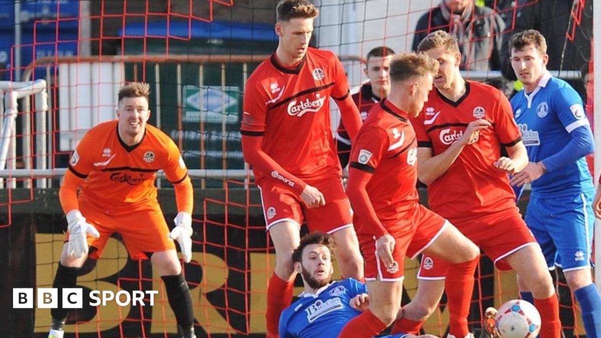 Truro City: Manager Steve Tully expects unbeaten run to end soon - BBC ...