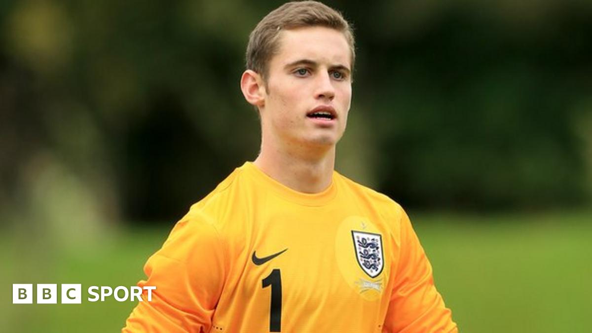 Ted Smith: Southend and England Under-20 keeper signs new deal - BBC Sport