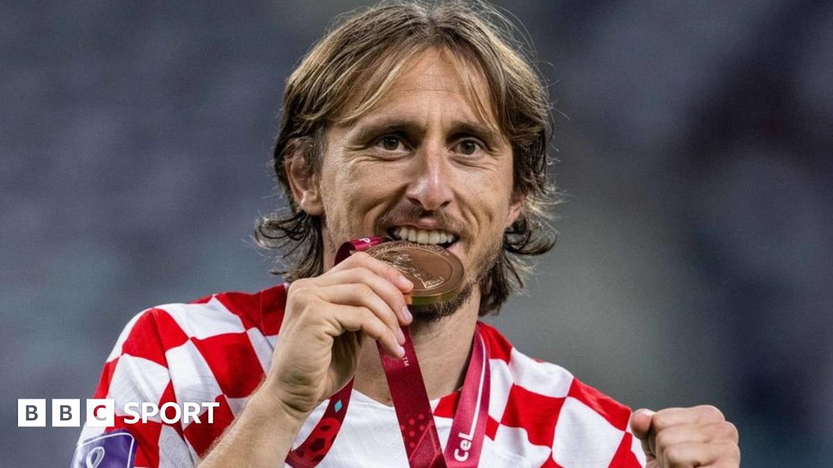 Luka Modric: Croatia captain to keep playing international football ...