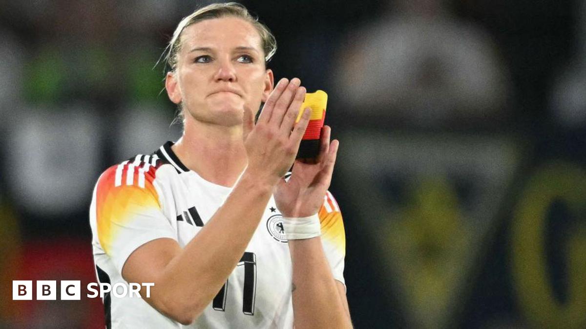 Alexandra Popp: Germany striker ends international career - BBC Sport