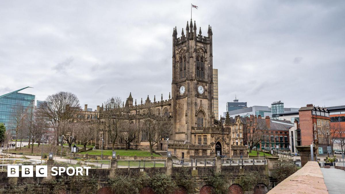 Kath Phipps funeral: Man Utd players to attend today - BBC Sport