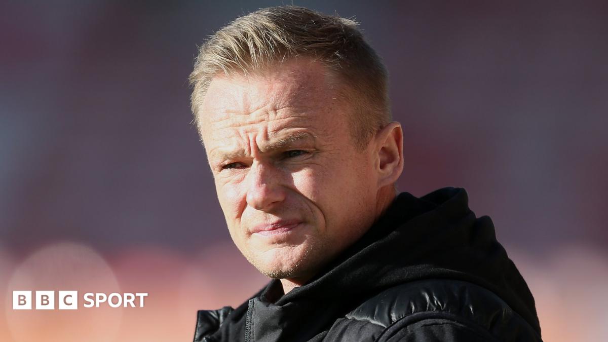 Coronavirus: Three Wrexham players are in self-isolation - BBC Sport