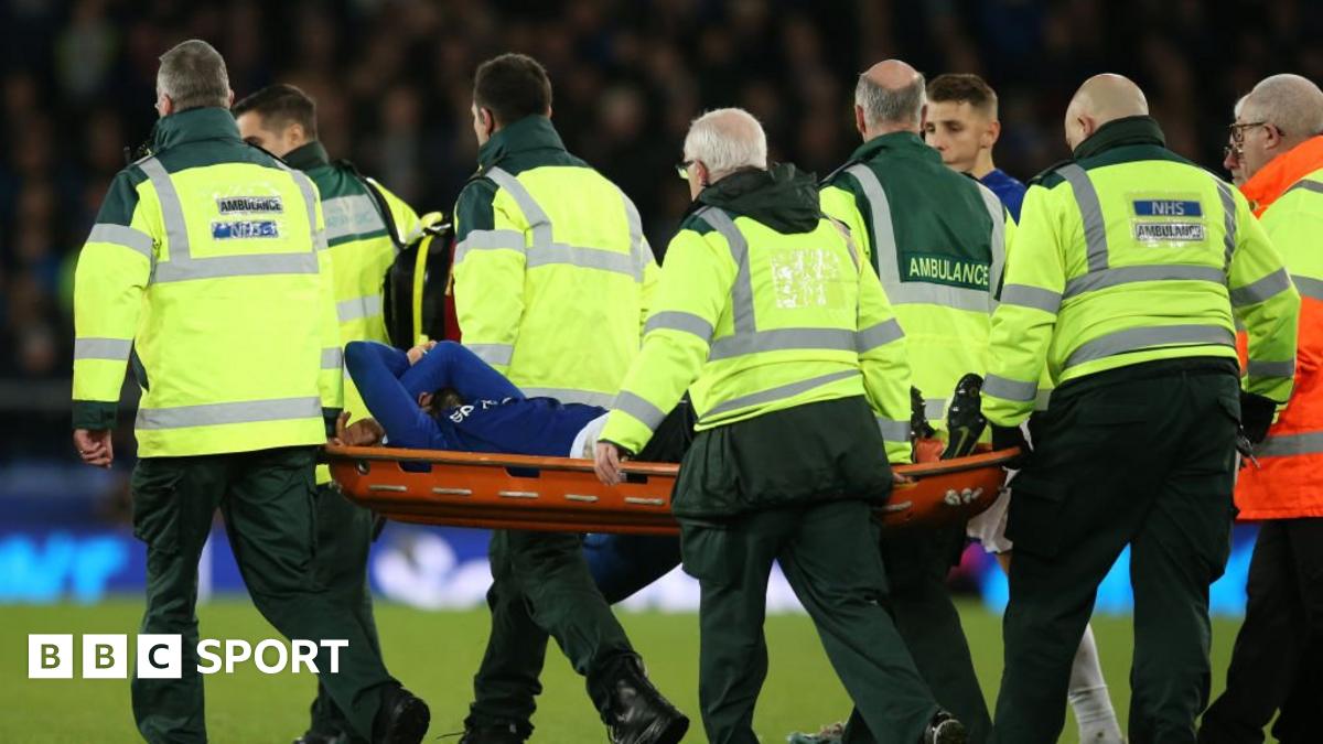 Andre Gomes: Everton midfielder suffers horrific ankle injury against ...