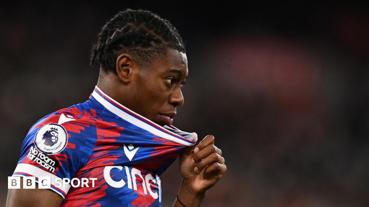 Tayo Adaramola: Crystal Palace wing-back joins Coventry City on loan ...