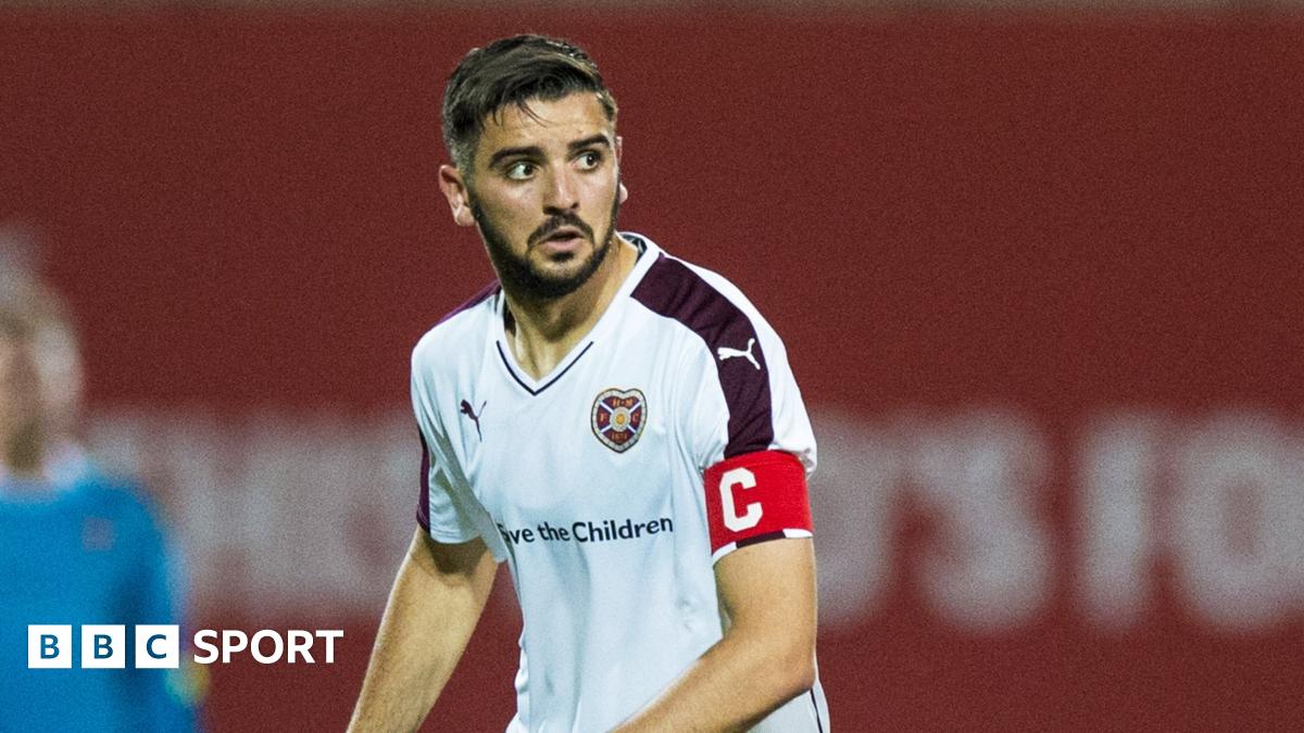 Alim Ozturk: Sunderland sign former Turkey Under-21 centre-back - BBC Sport